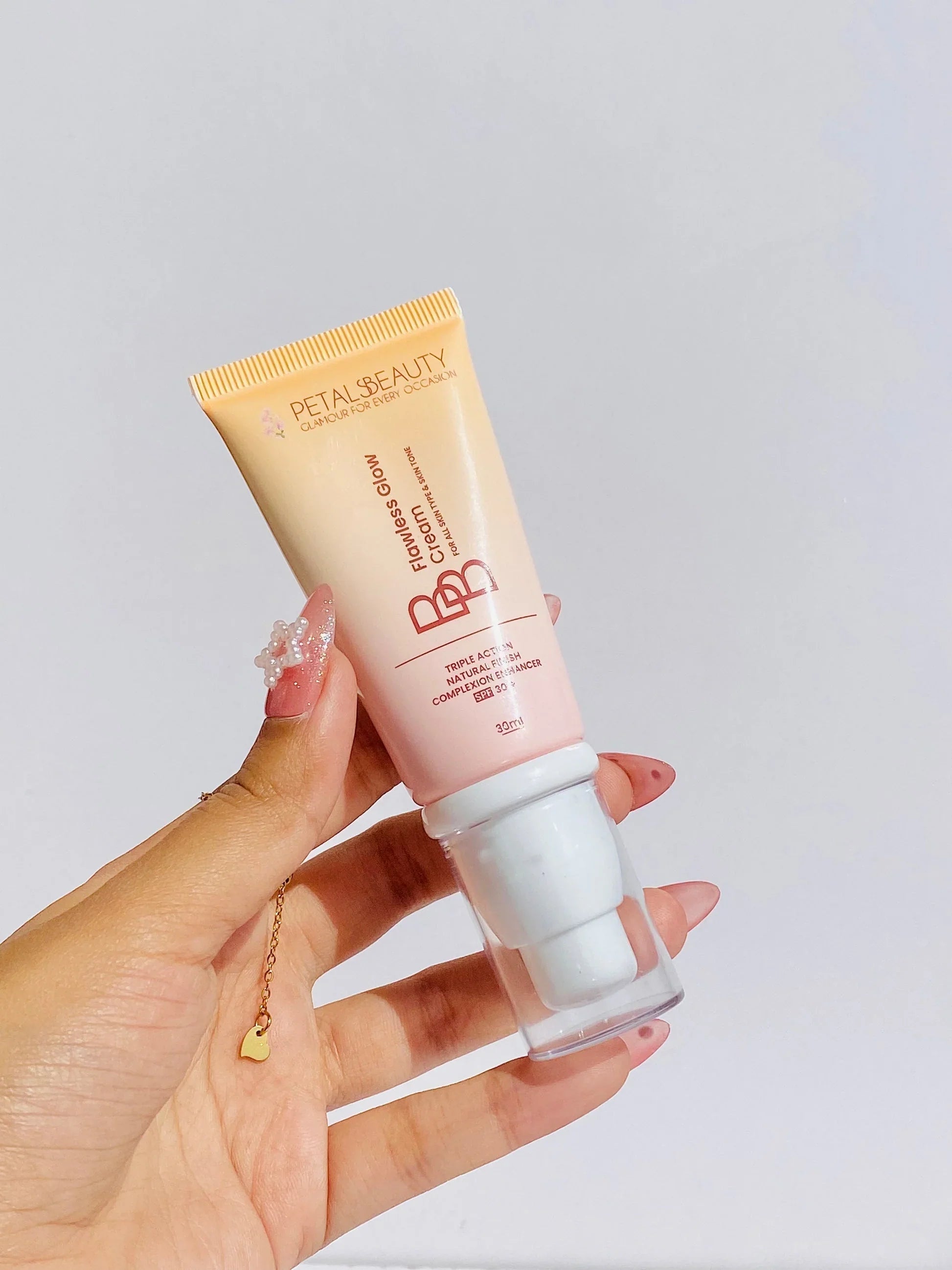 Find Out The Best BB Cream in Pakistan – The Petals Beauty